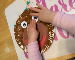 Brown Bear Paper Plate Craft {Printable Template} - totschoolresources.com