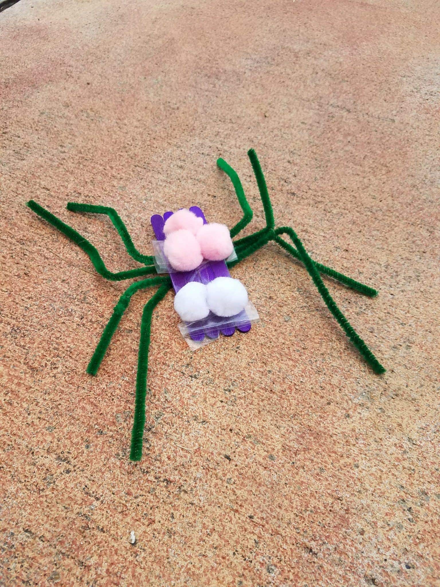 13 Scary Easy Halloween crafts for kids - totschoolresources.com