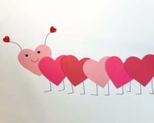 Valentine's Day Caterpillar Heart Craft {for kids} - totschoolresources.com